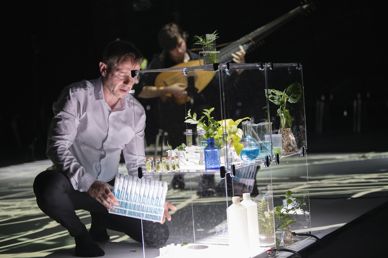 An Anatomy of Melancholy, Barbican Pit review - stunning journey into an Elizabethan heart of ...